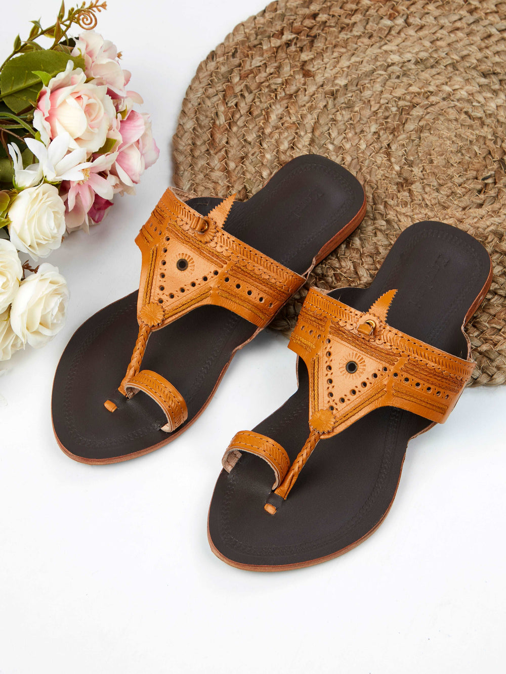 Chic Triangula Dual Kolhapuri Leather Chappal for Women